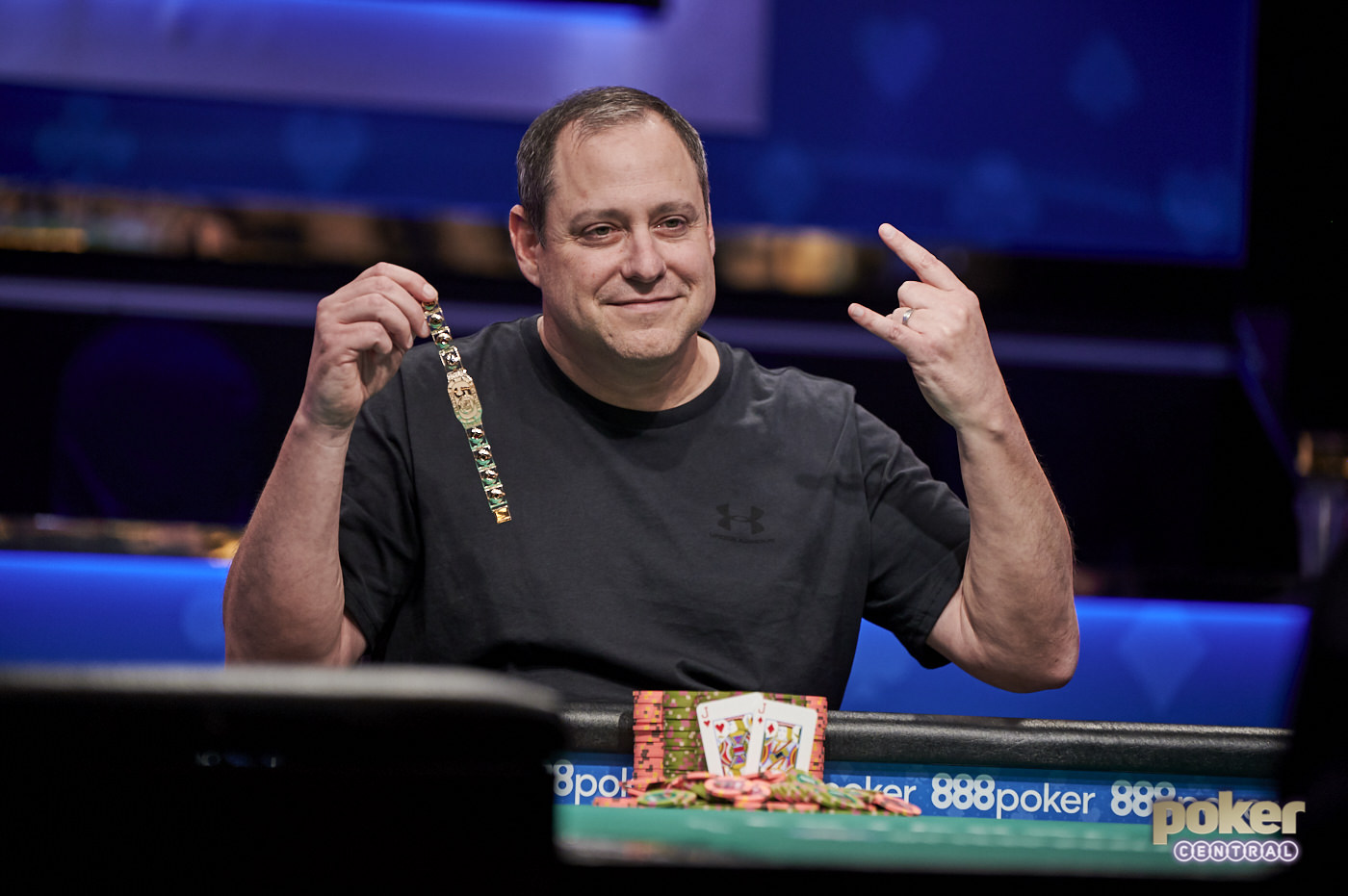 La importancia de la iniciativa y la posición en el poker