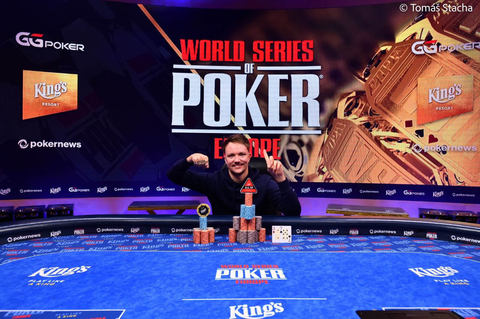 Joakim Andersson volvió a las mesas y ganó un brazalete en la WSOPE - Codigo Poker