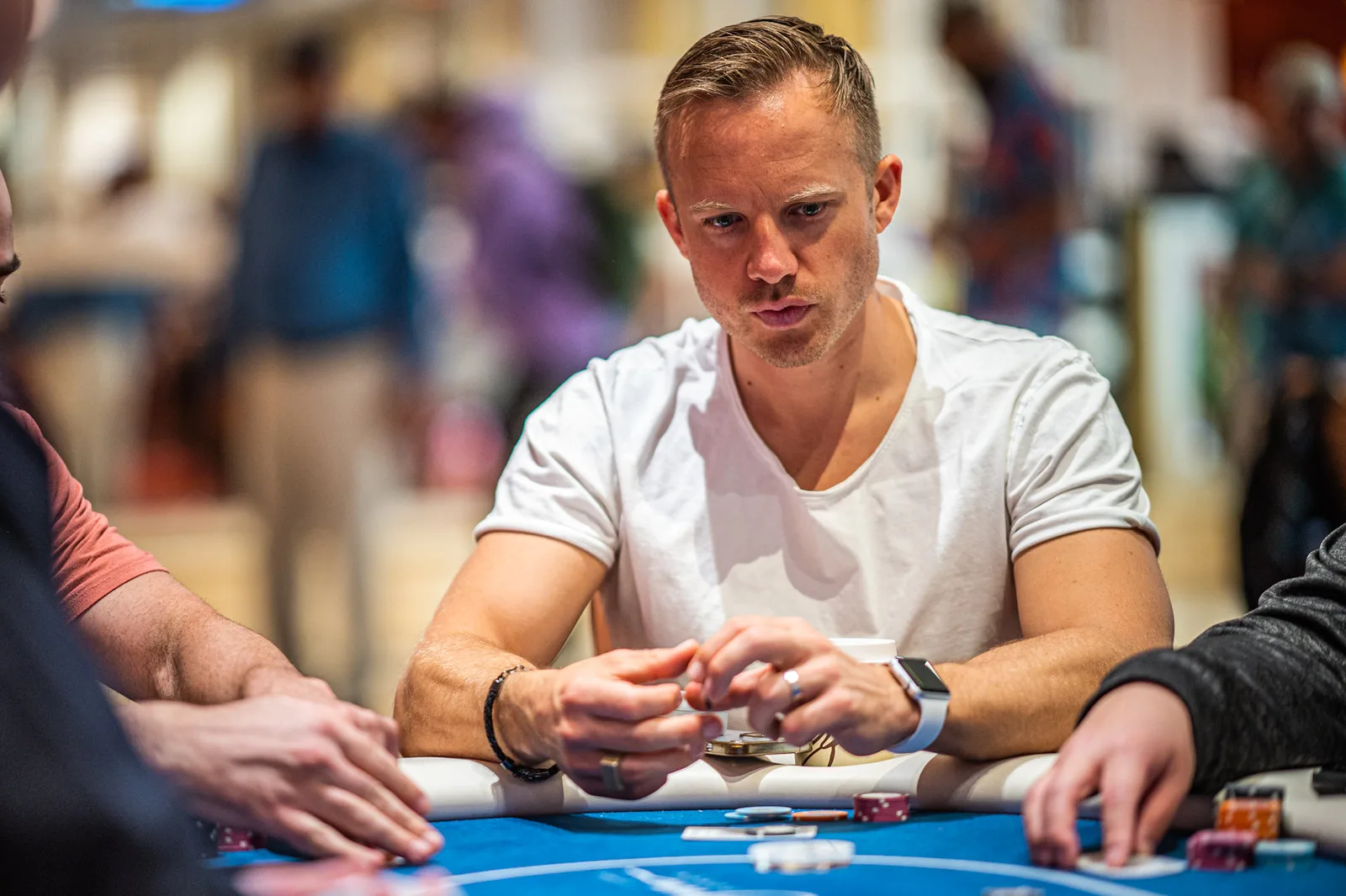 ¿Es más fácil ser un golfista profesional que jugador de poker?