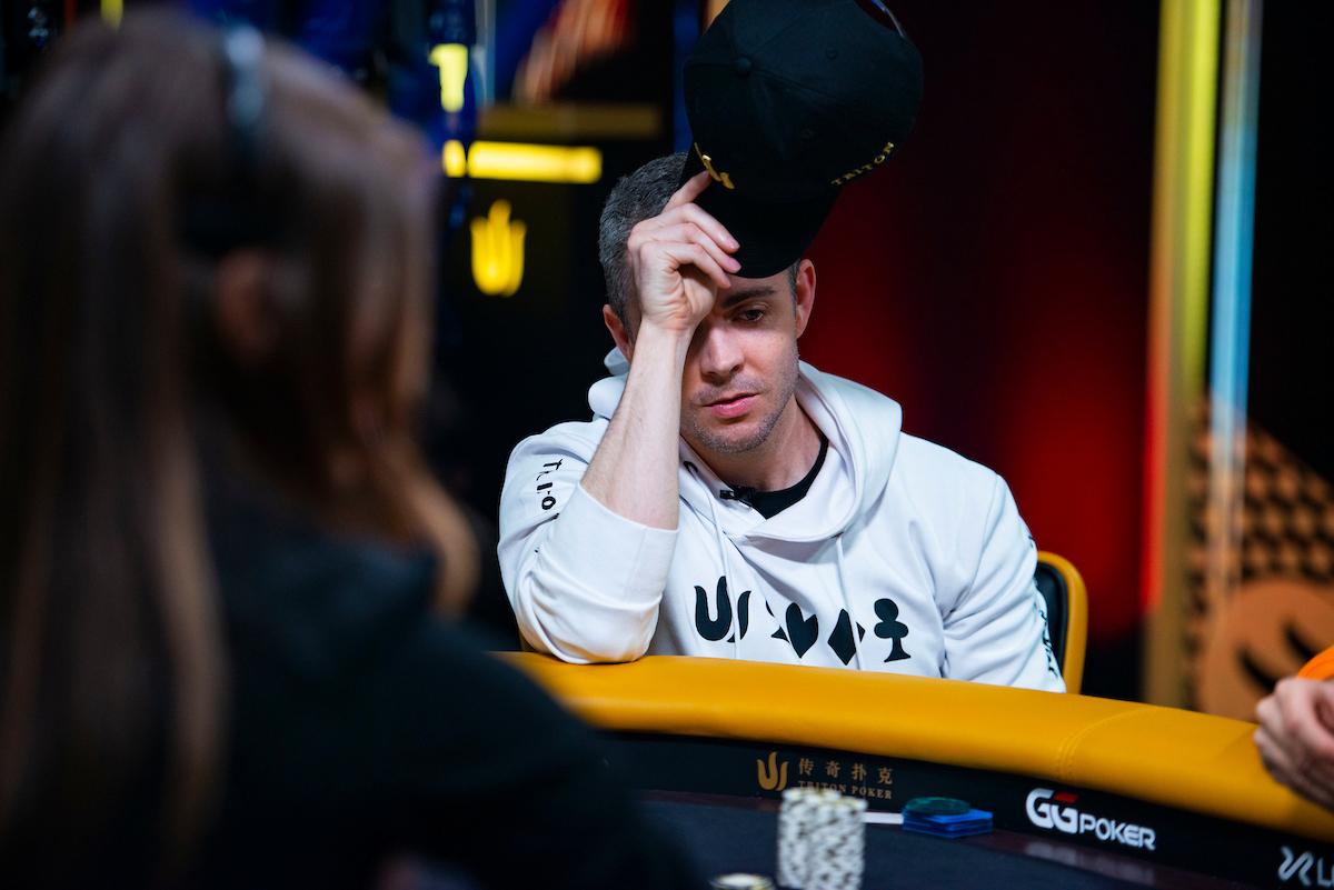 João Simão forra pesado no Main Event de PLO da Triton Series